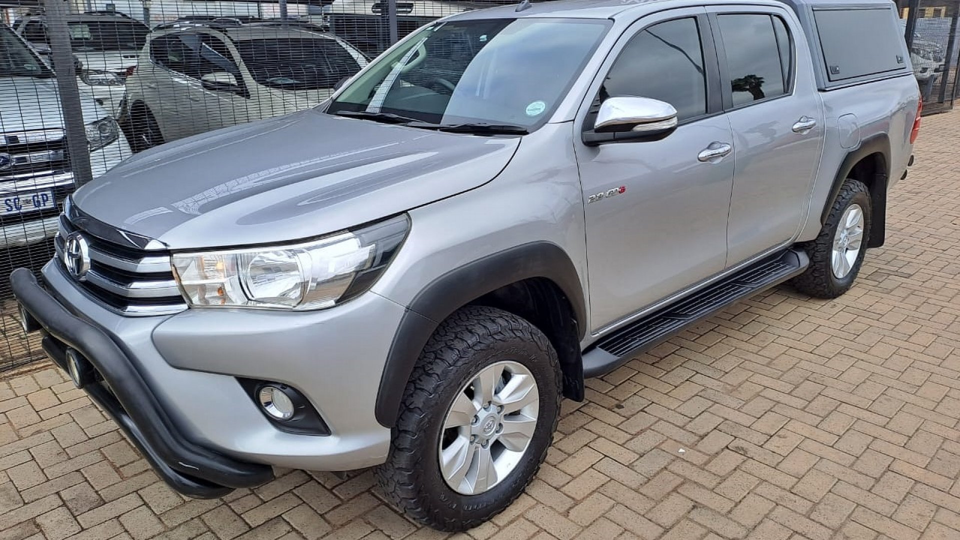 Used 2017 Toyota Hilux 2.8GD-6 Double Cab 4X4 Raider Auto Silver | Full ...
