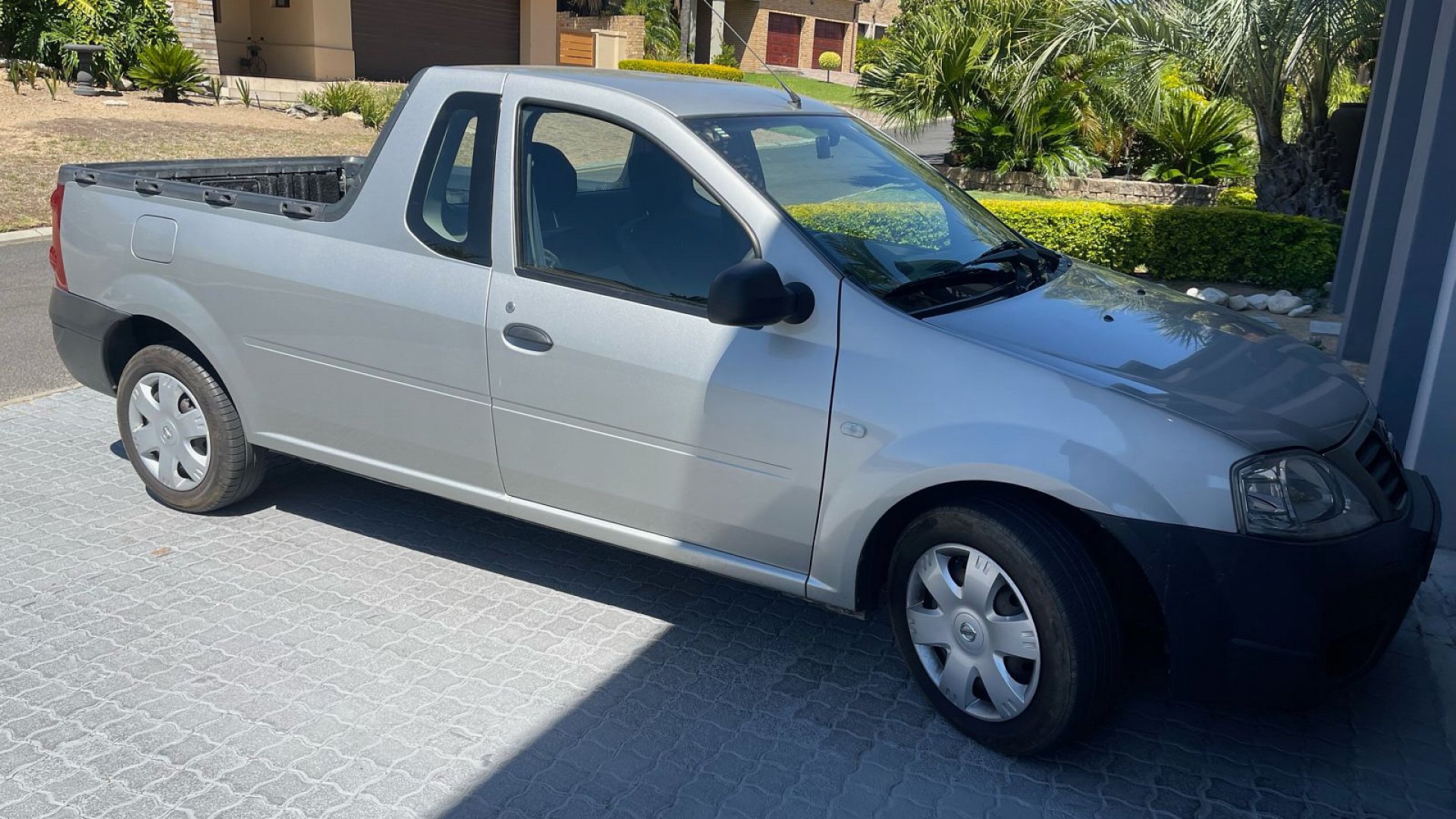 Used 2014 Nissan NP200 1.6I Safety Pack AC Silver Manual | Low Mileage ...